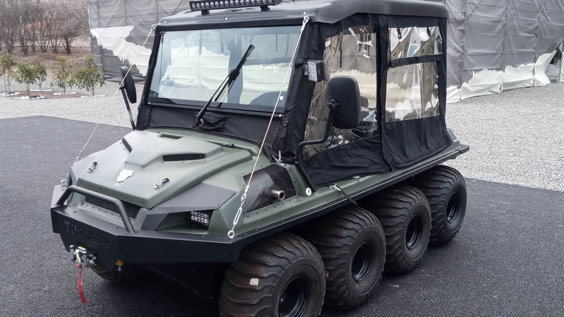 Amphibious ATV Armor W8 (six-seat)